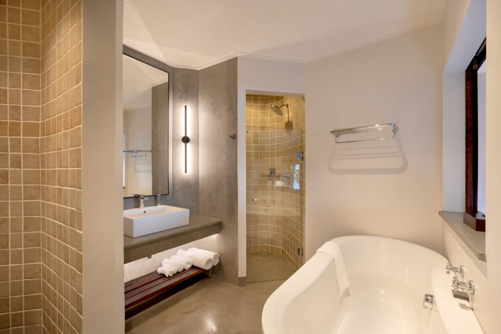 Deluxe River View Rooms - David Livingstone Hotel And Safari Lodge