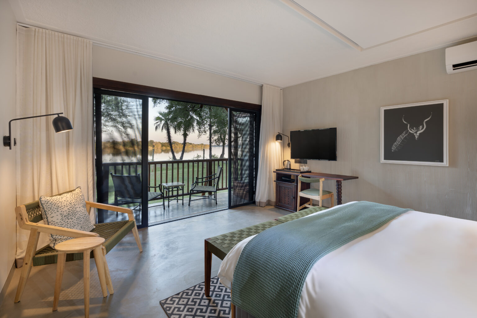 Deluxe River View Rooms - David Livingstone Hotel And Safari Lodge